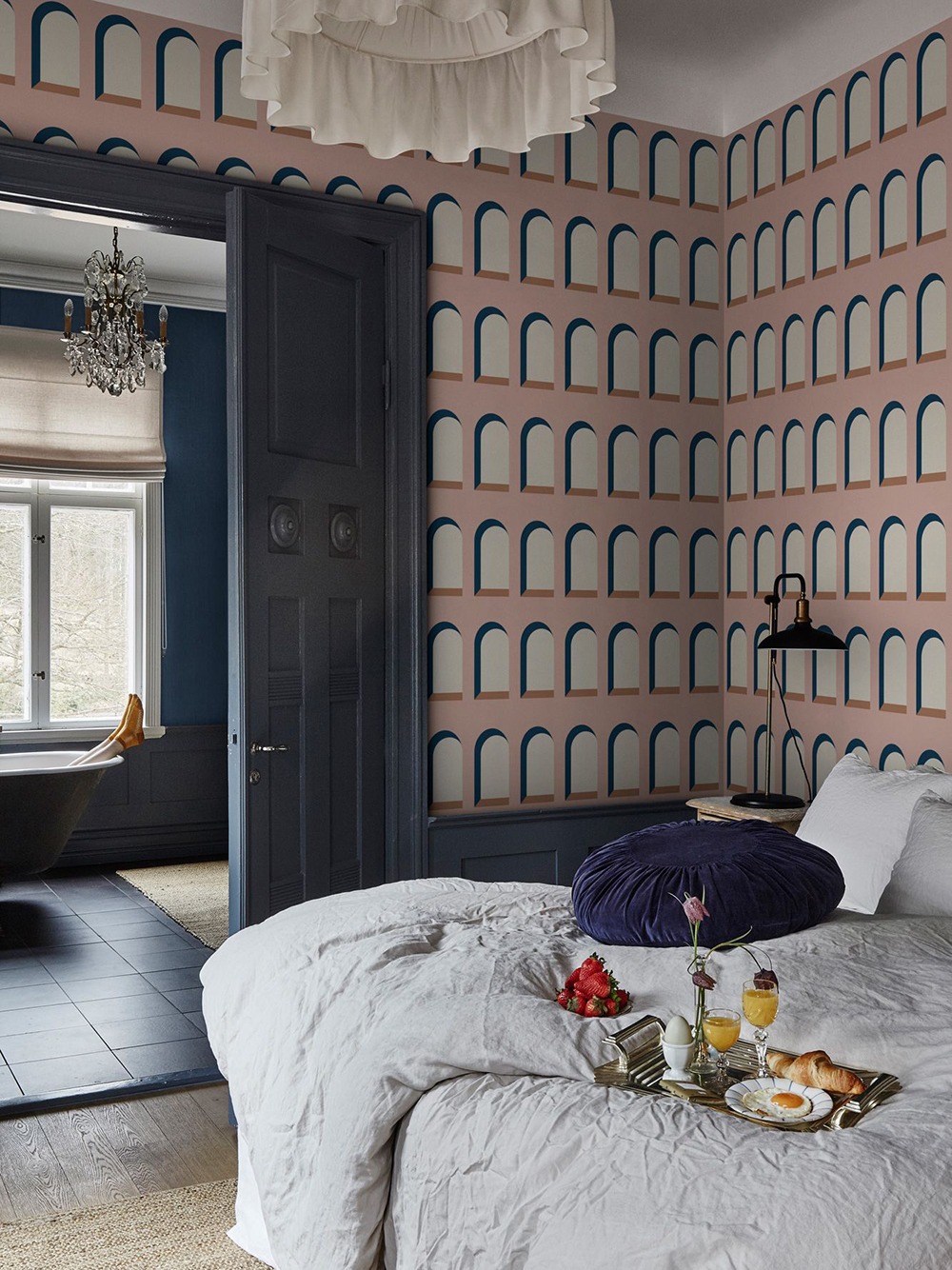 L'Hôtel- Marie – Pink